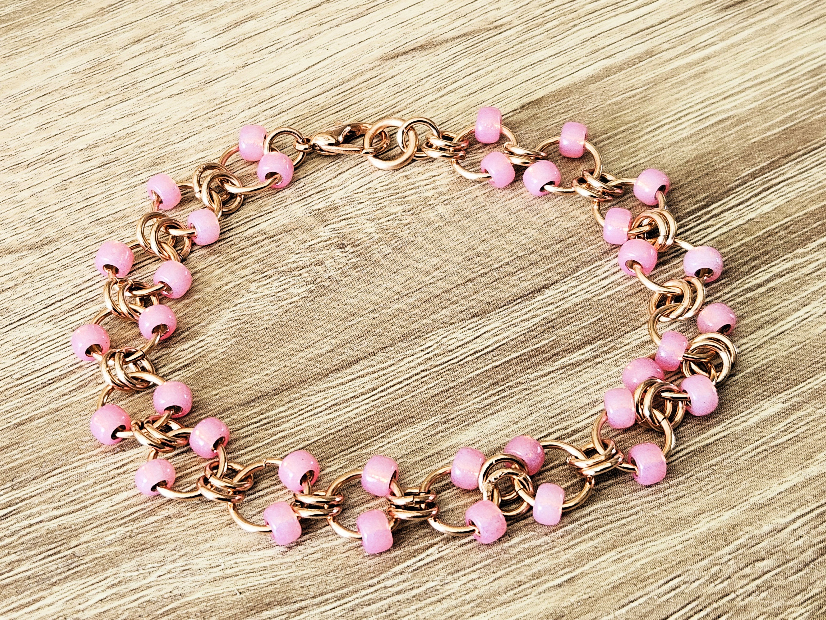 How to Make a Chain Using The Chainmail Barrel Pattern.